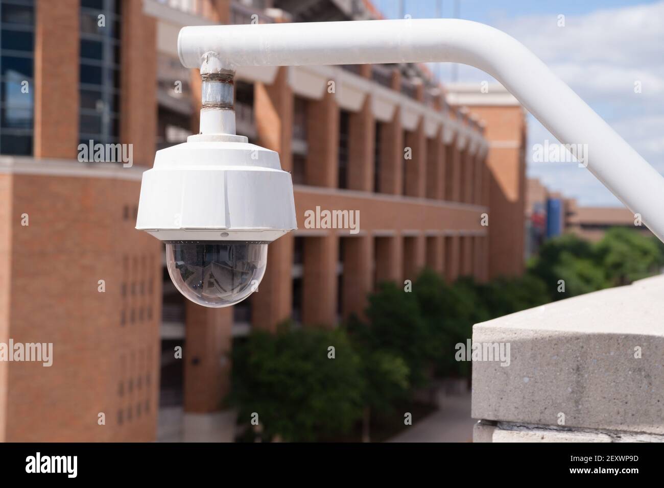 Cctv camera housing hi-res stock photography and images - Alamy