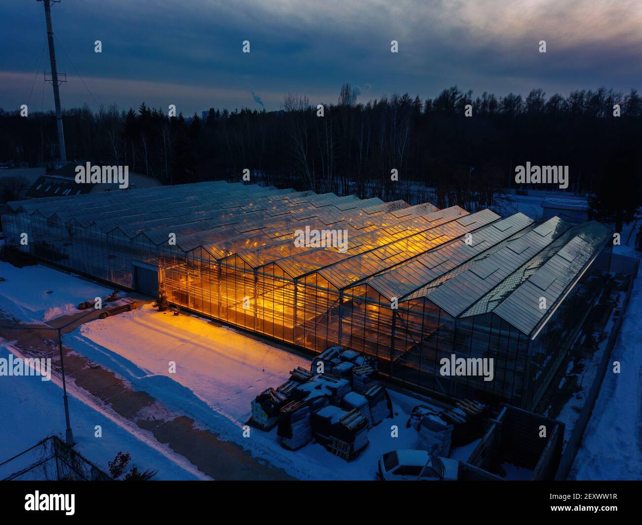 Hydroponic greenhouse night hi-res stock photography and images - Alamy