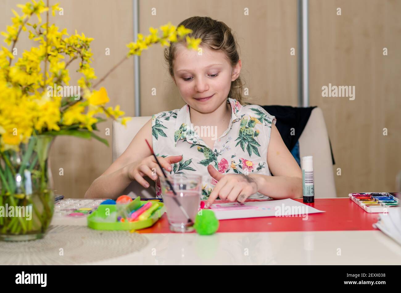 Child creating craft hi-res stock photography and images - Alamy