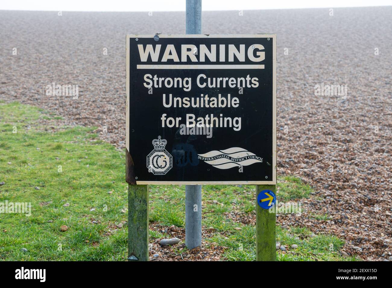 Dangerous currents no swimming sign hi-res stock photography and images ...