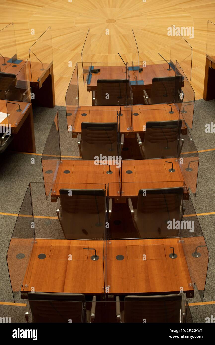 Plexiglass booths hi-res stock photography and images - Alamy