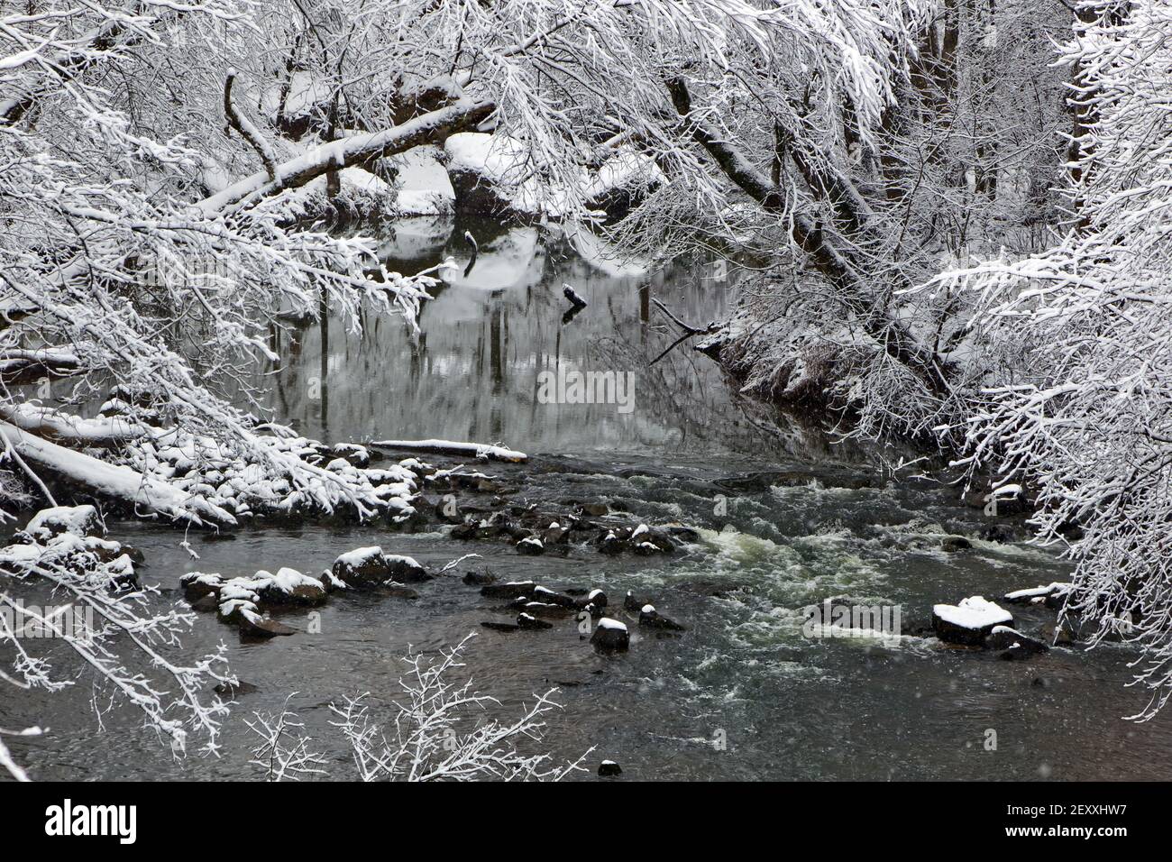 Snow covered ravine hi-res stock photography and images - Alamy