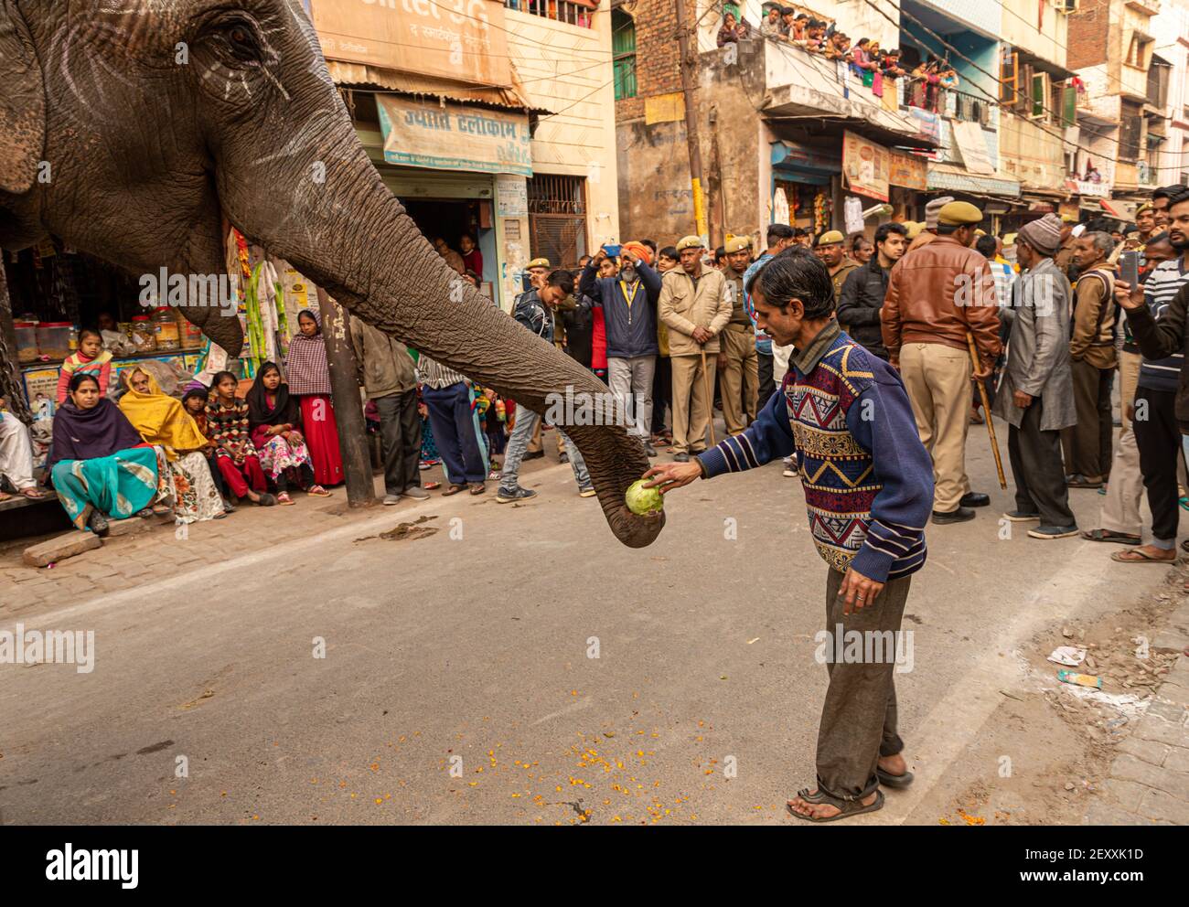 Indian priest hi-res stock photography and images - Alamy