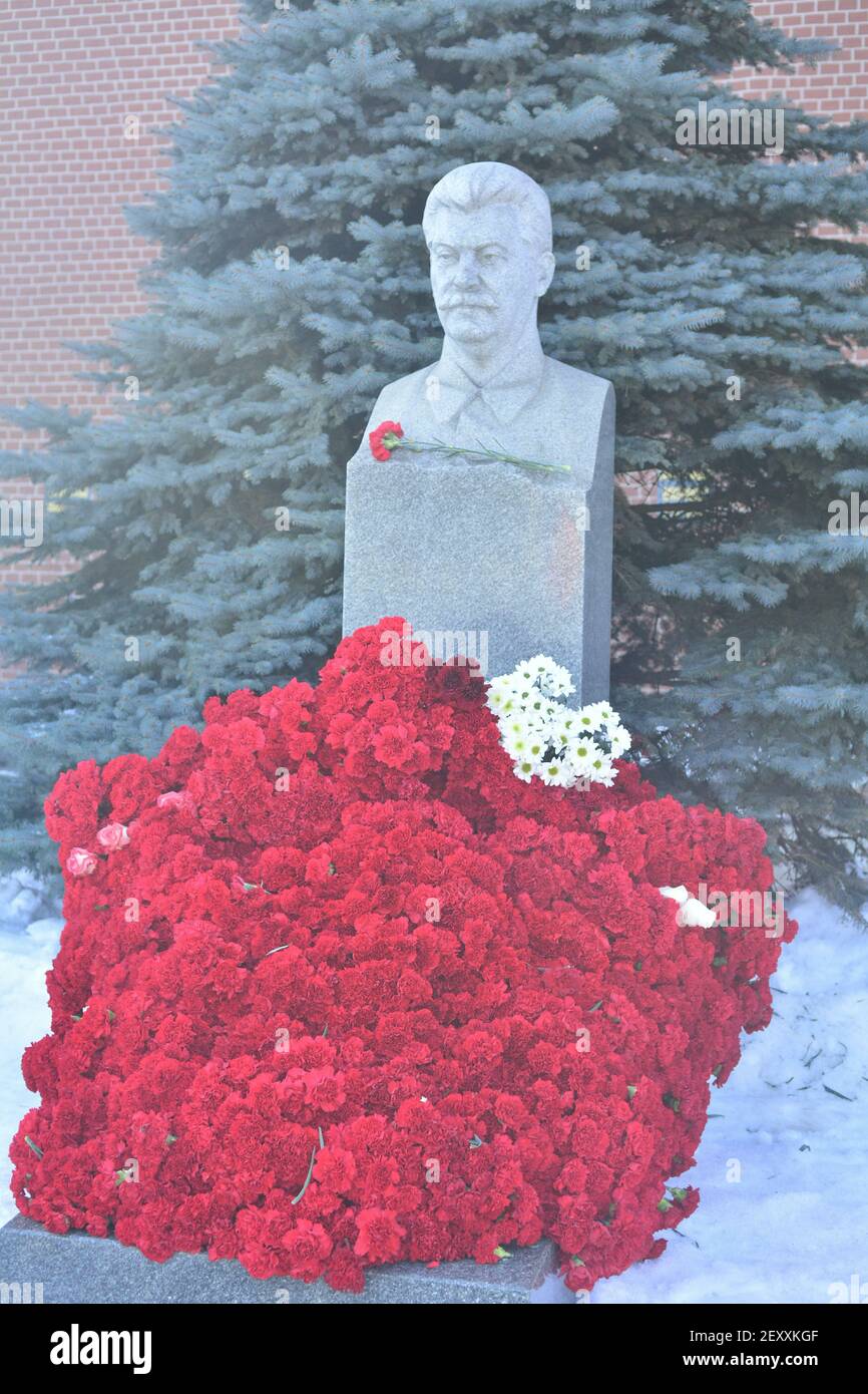 Ceremonial laying of wreaths at the grave of Joseph Stalin on the ...