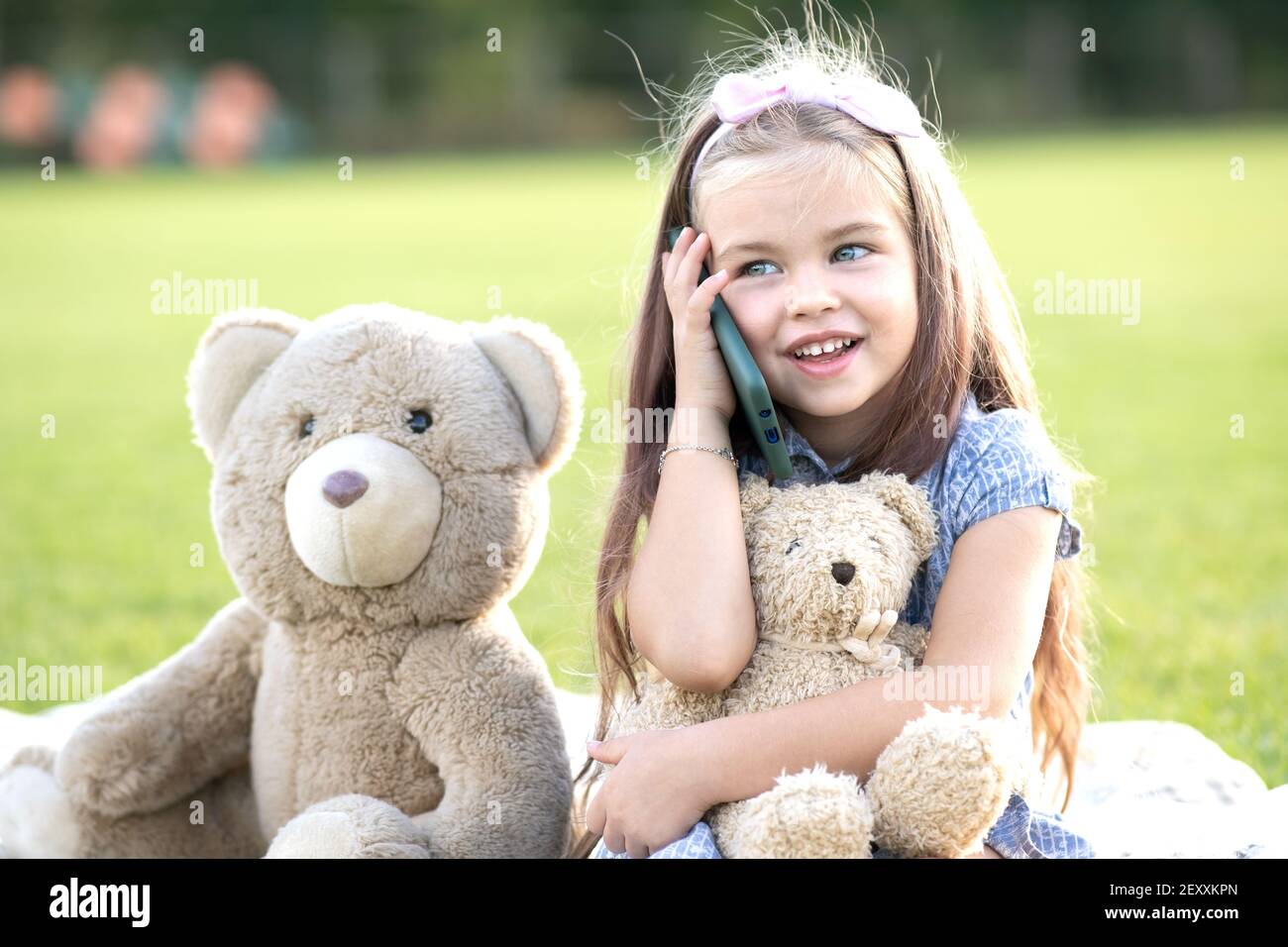 Child mouth open speaking hi-res stock photography and images - Alamy
