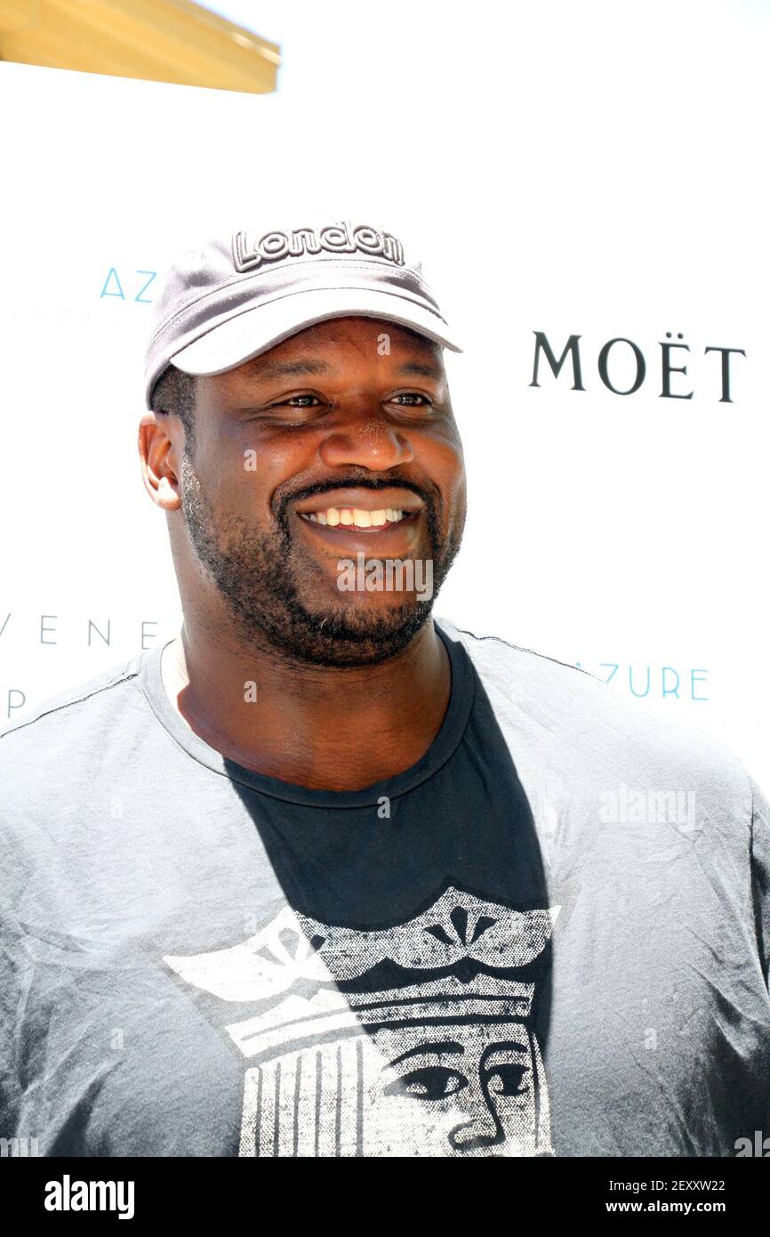 Shaquille O'Neal Hosts Ultimate Pool Party At Azure Luxury Pool Palazzo ...