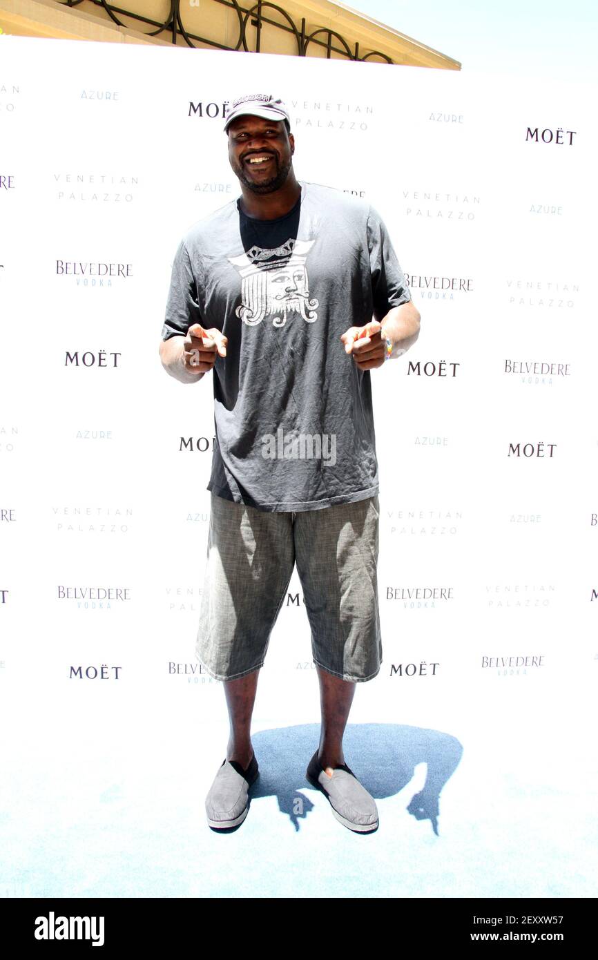 Shaquille O'Neal Hosts Ultimate Pool Party At Azure Luxury Pool Palazzo ...