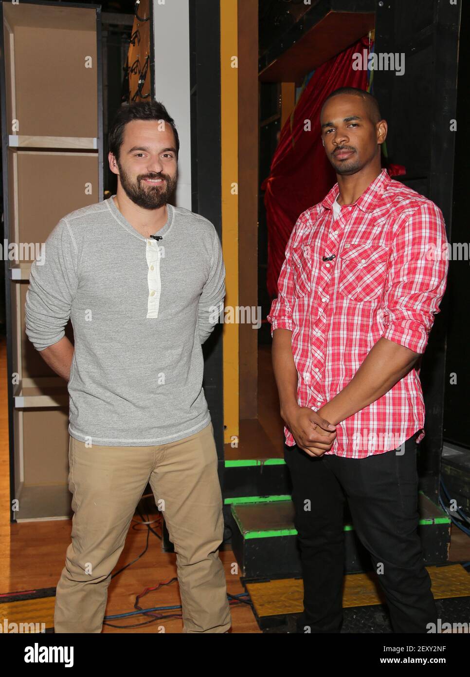 Jake Johnson and Damon Wayans Jr. are seen on the set of Despierta ...