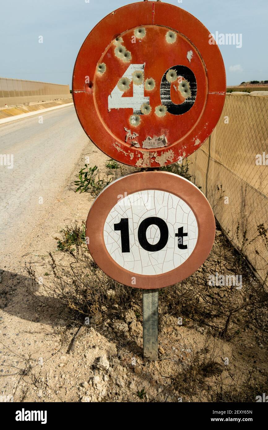 Target for vandalism hi-res stock photography and images - Alamy