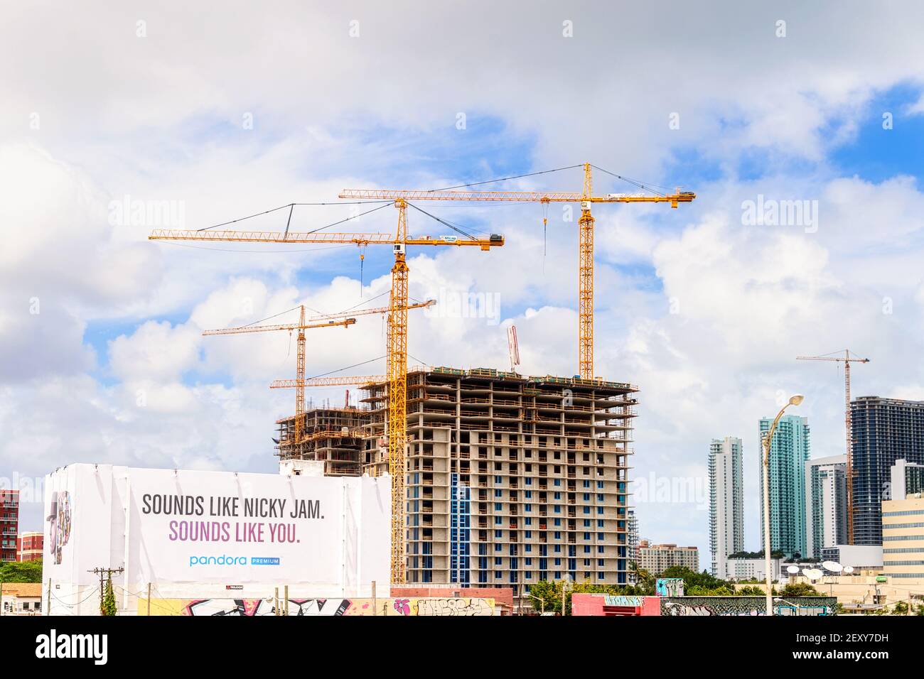 Miami cranes hi-res stock photography and images - Alamy