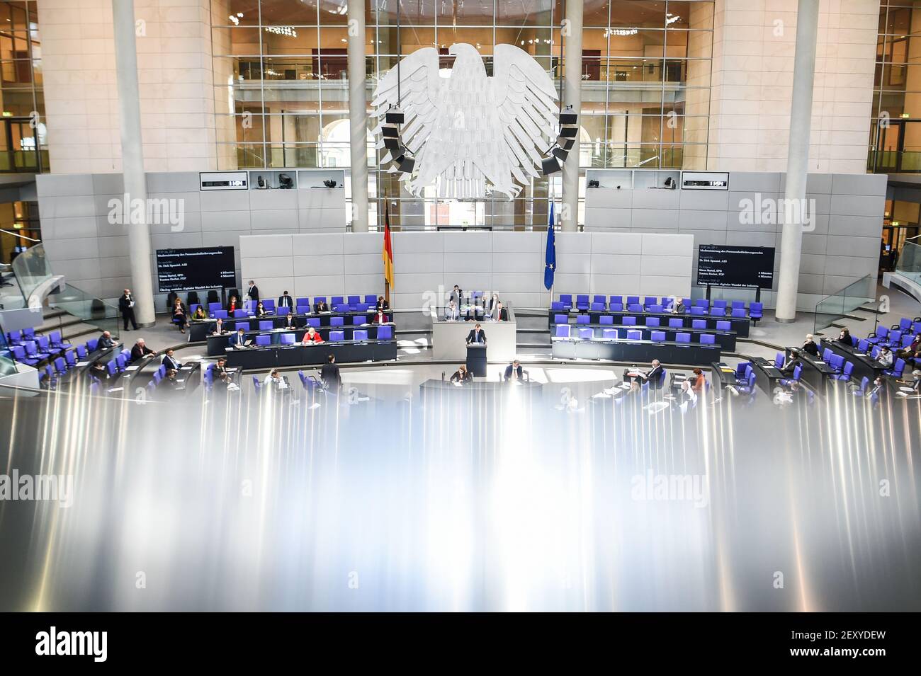 Reichstag berlin plenary chamber hi-res stock photography and images ...
