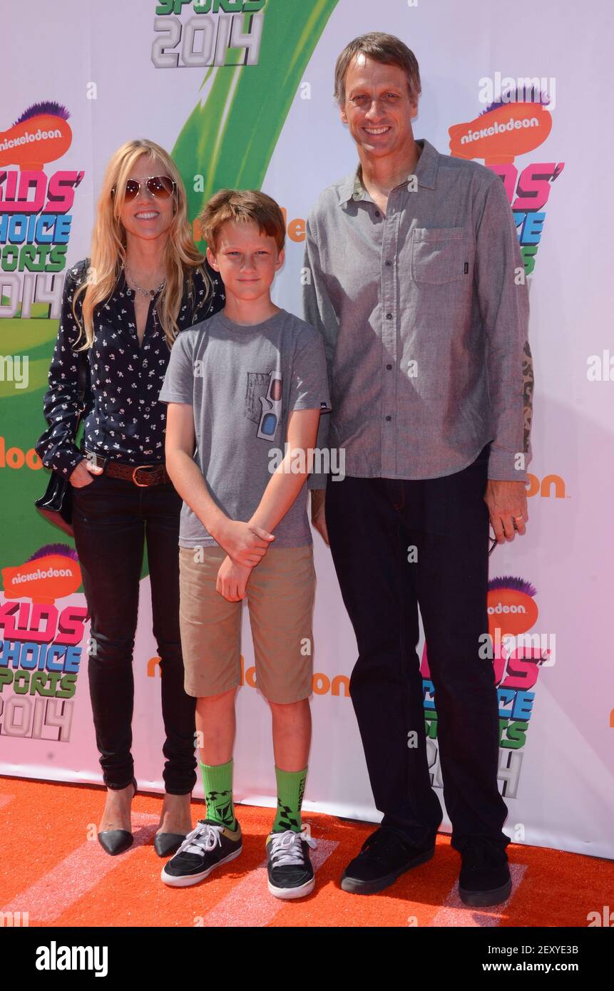 Tony hawk nickelodeon kids choice hi-res stock photography and images ...