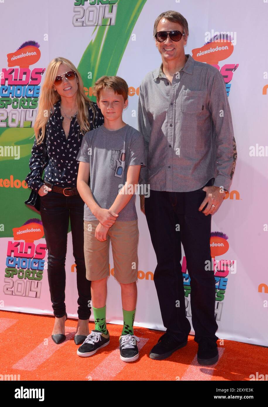 Tony hawk nickelodeon kids choice hi-res stock photography and images ...