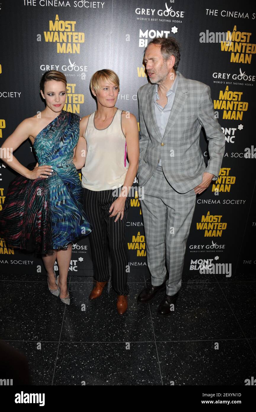 L-R: Rachael McAdams, Robin Wright, Anton Corbijn arrives to the A Most ...