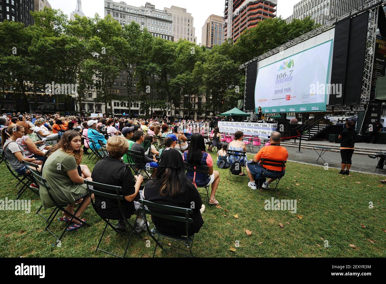 Large crowds gather in Bryant Park to watch performances from Broadway ...