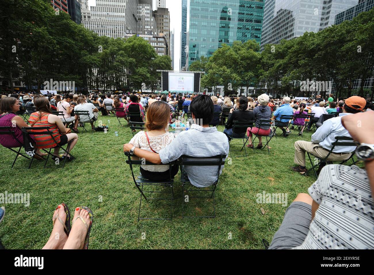 Large crowds gather in Bryant Park to watch performances from Broadway ...
