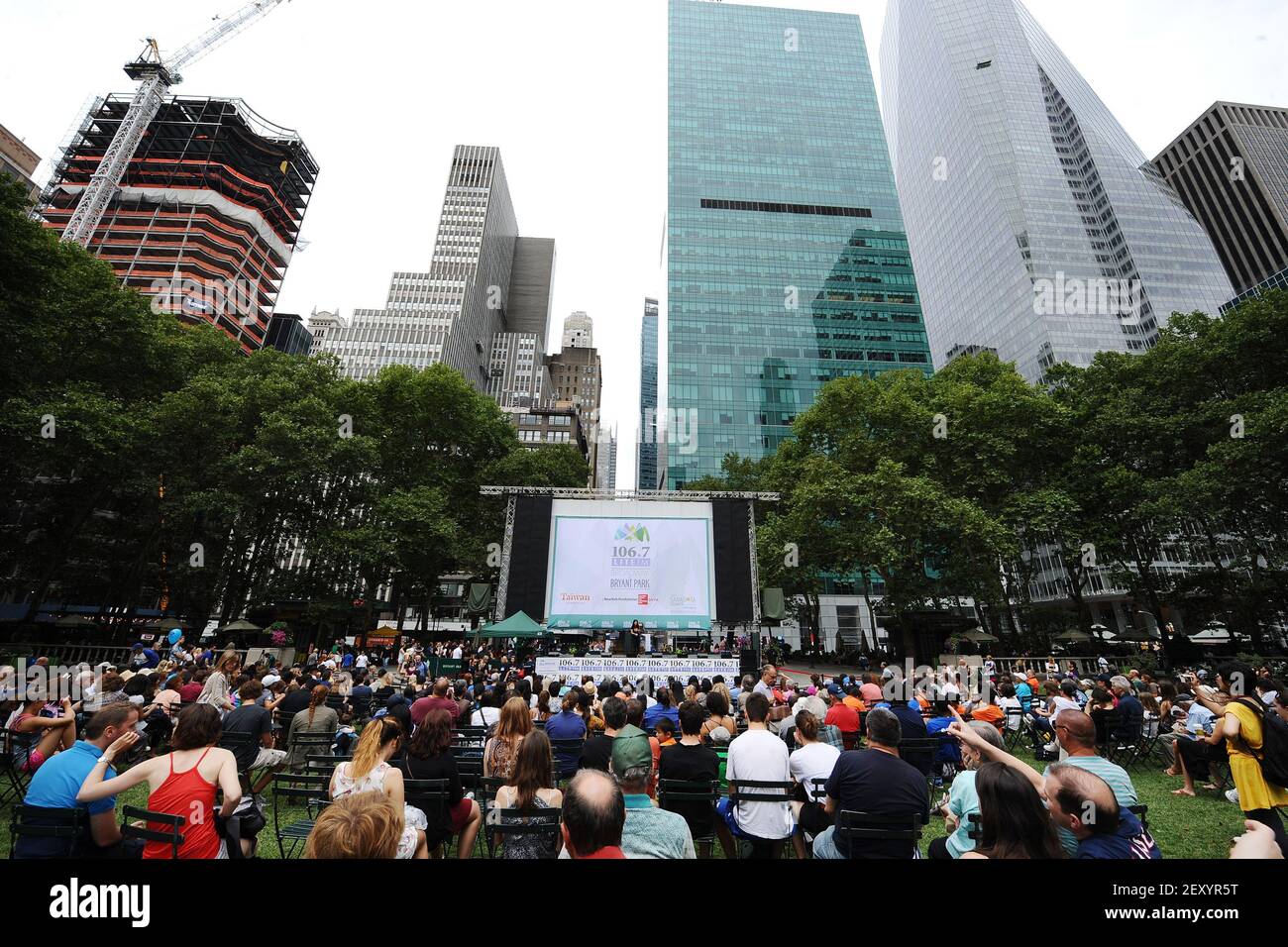 Large crowds gather in Bryant Park to watch performances from Broadway ...