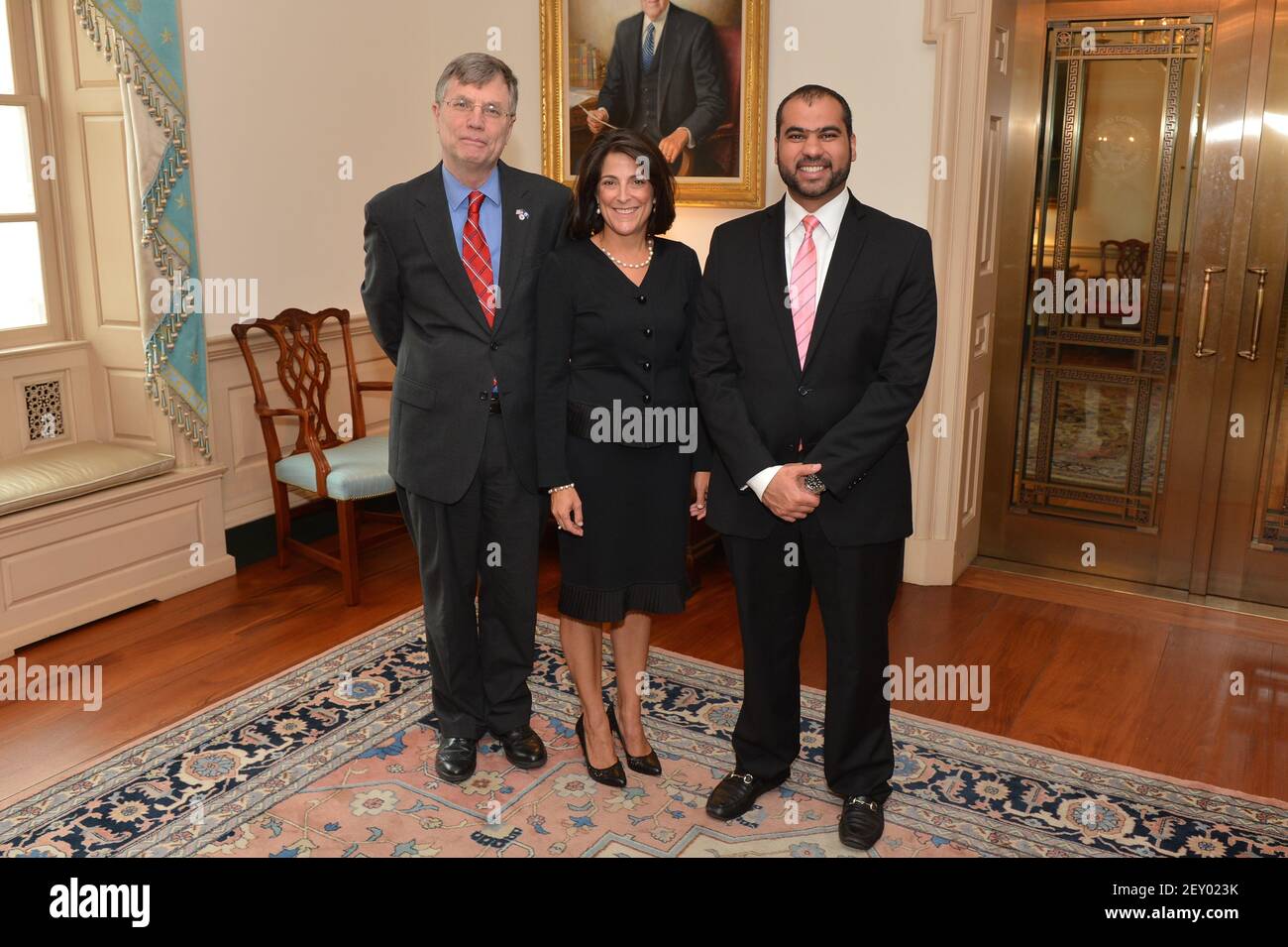 Ms. Dana Shell Smith poses for photo with Under Secretary for ...