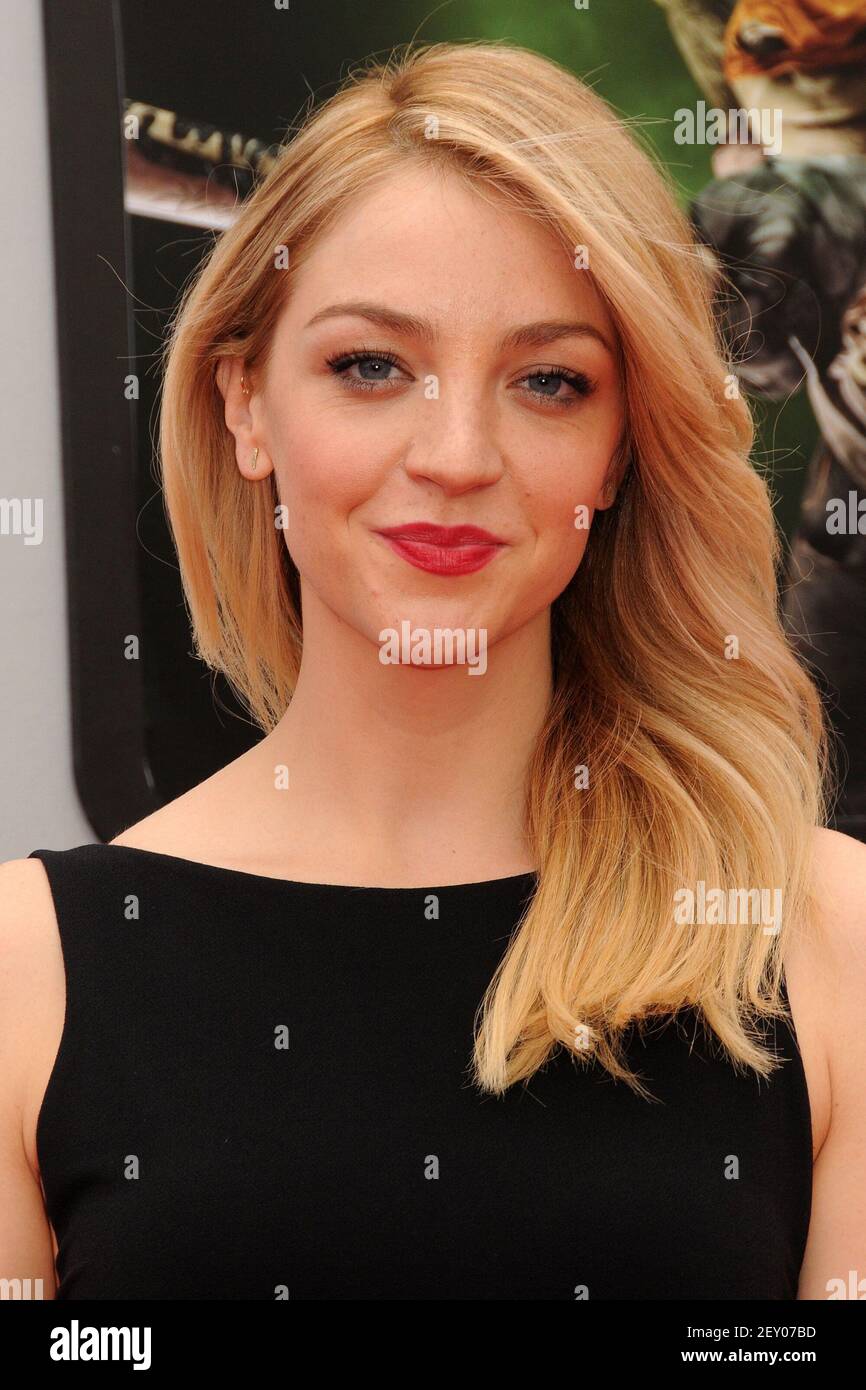 3 August 2014 - Westwood, California - Abby Elliott. "Teenage Mutant ...