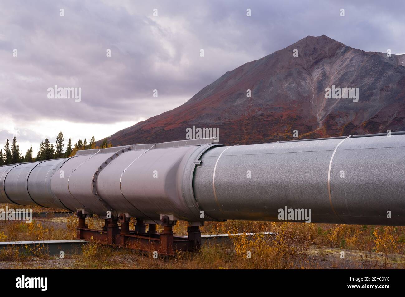 Oil Transport Alaska Pipeline Cuts Across Rugged Mountain Landscape ...