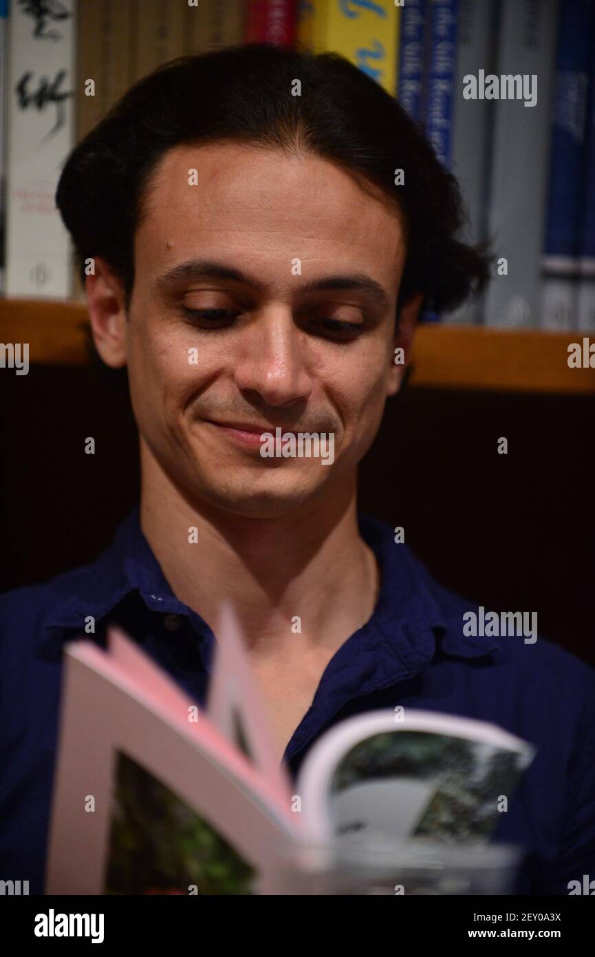Nick Vagnoni discusses and sign copies of 'Forager: A Subjective Guide ...