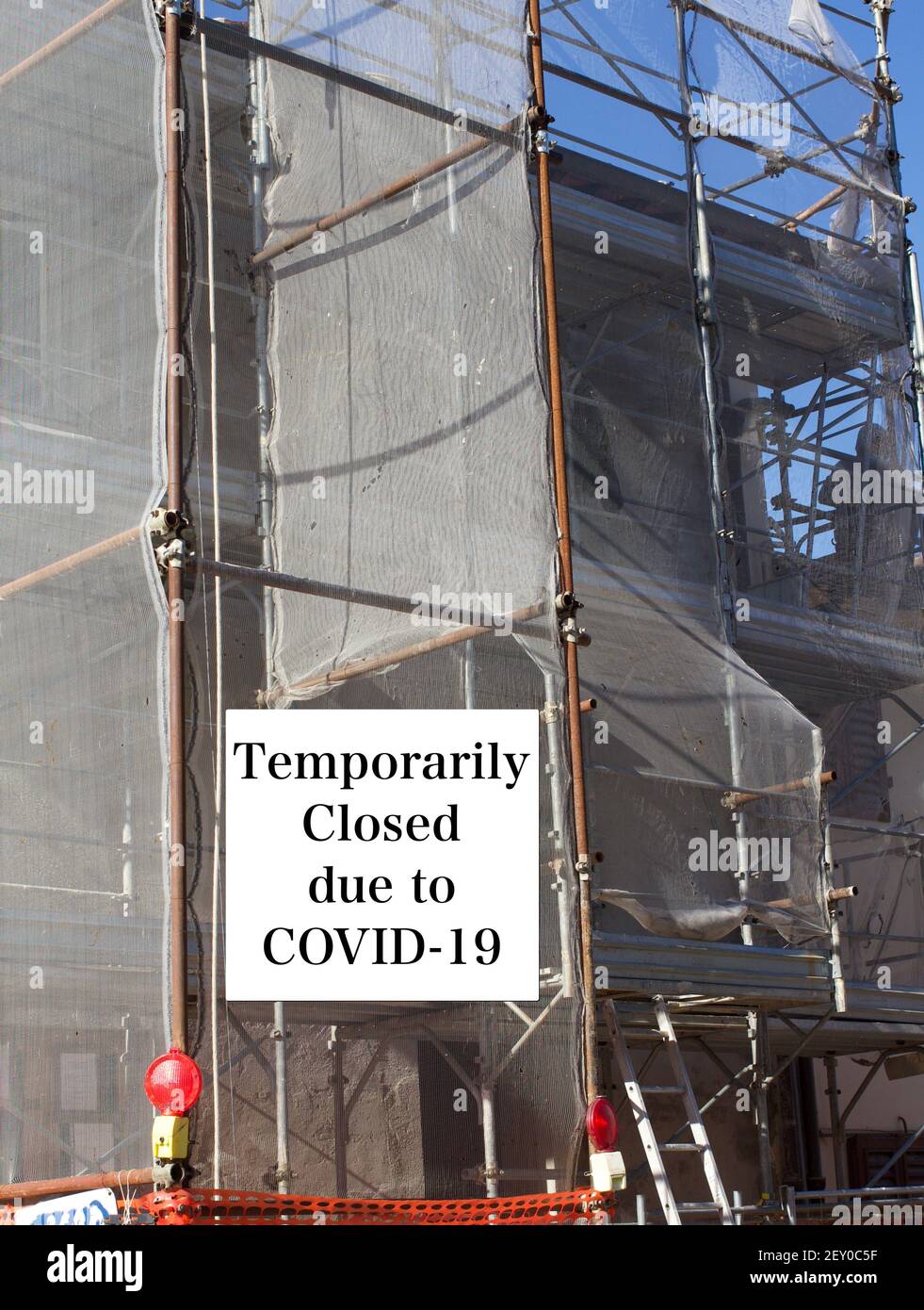 Suspended access platform hi-res stock photography and images - Alamy