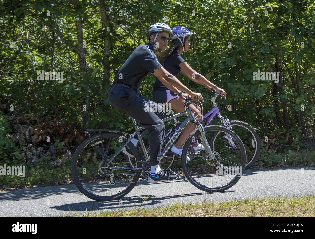 President Barack Obama, First Lady Michelle Obama and daughter Malia ...