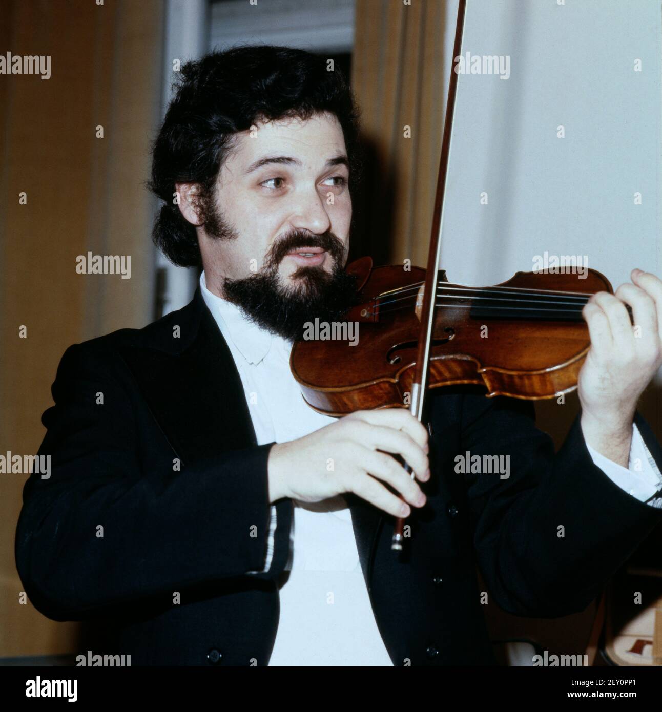 Pinchas Zukerman, israelischer Violinist, Bratschist und Dirigent, 1981 ...