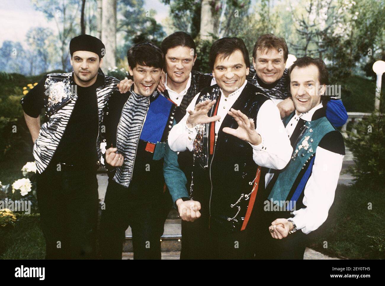 Austrian folk music group die hi-res stock photography and images - Alamy