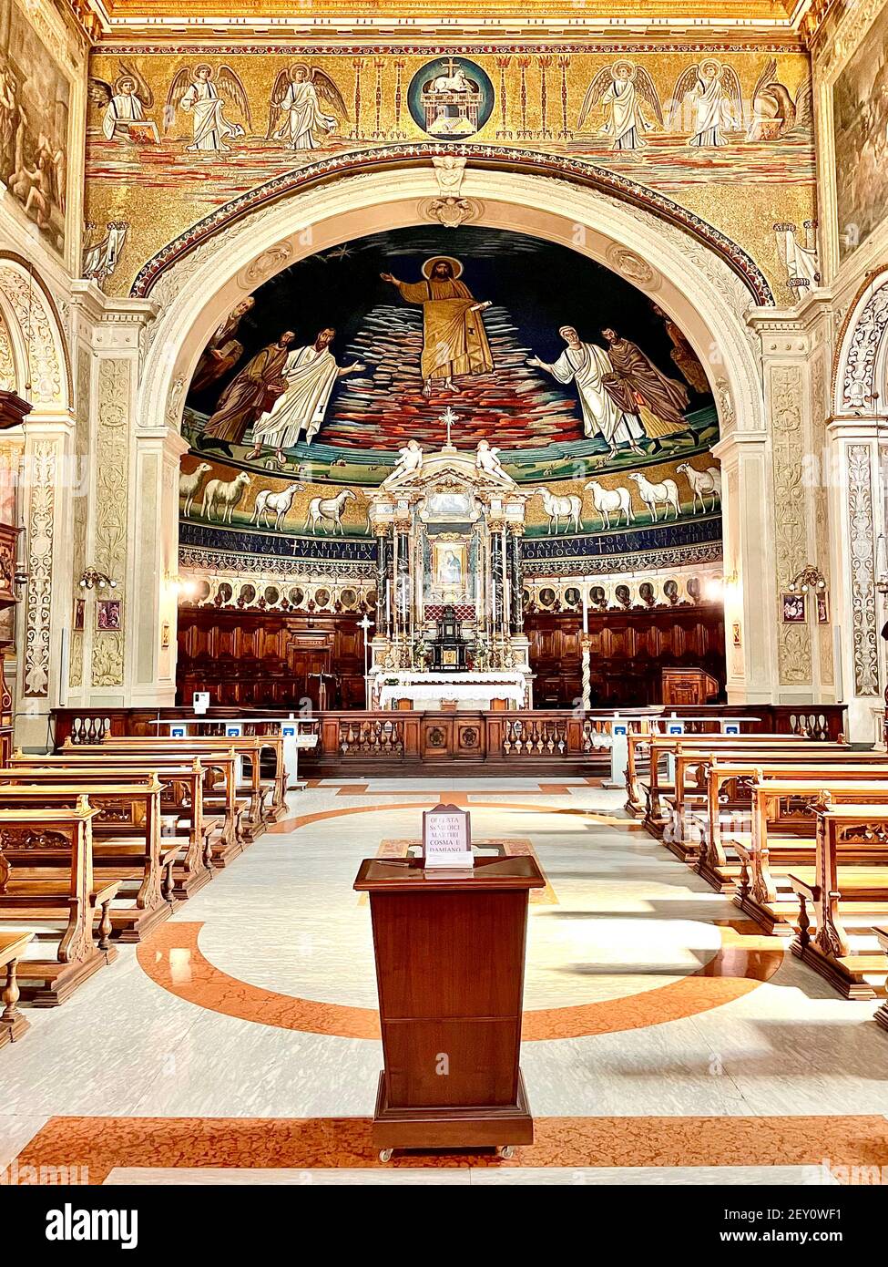 View of altar hi-res stock photography and images - Alamy