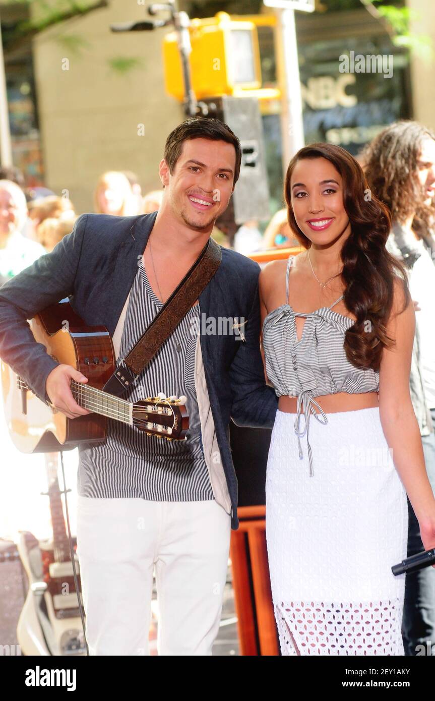 Singer duo Alex Kinsey and Sierra Deaton, winners of The Final Season ...