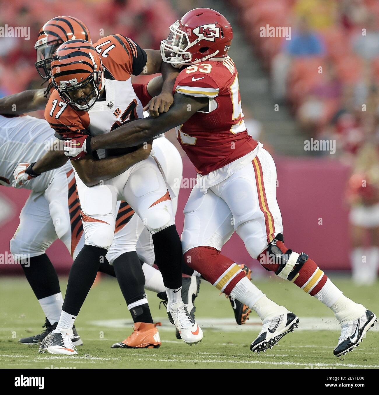 Kansas City Chiefs linebacker Joe Mays (53) sacks Cincinnati Bengals ...