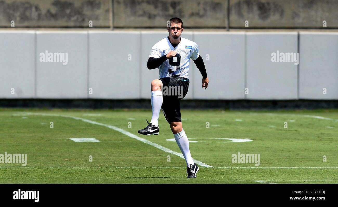 Carolina Panthers kicker Graham Gano (9) loosens up on a sideline ...