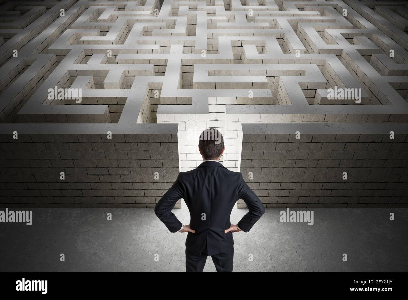 Maze strategy hi-res stock photography and images - Alamy