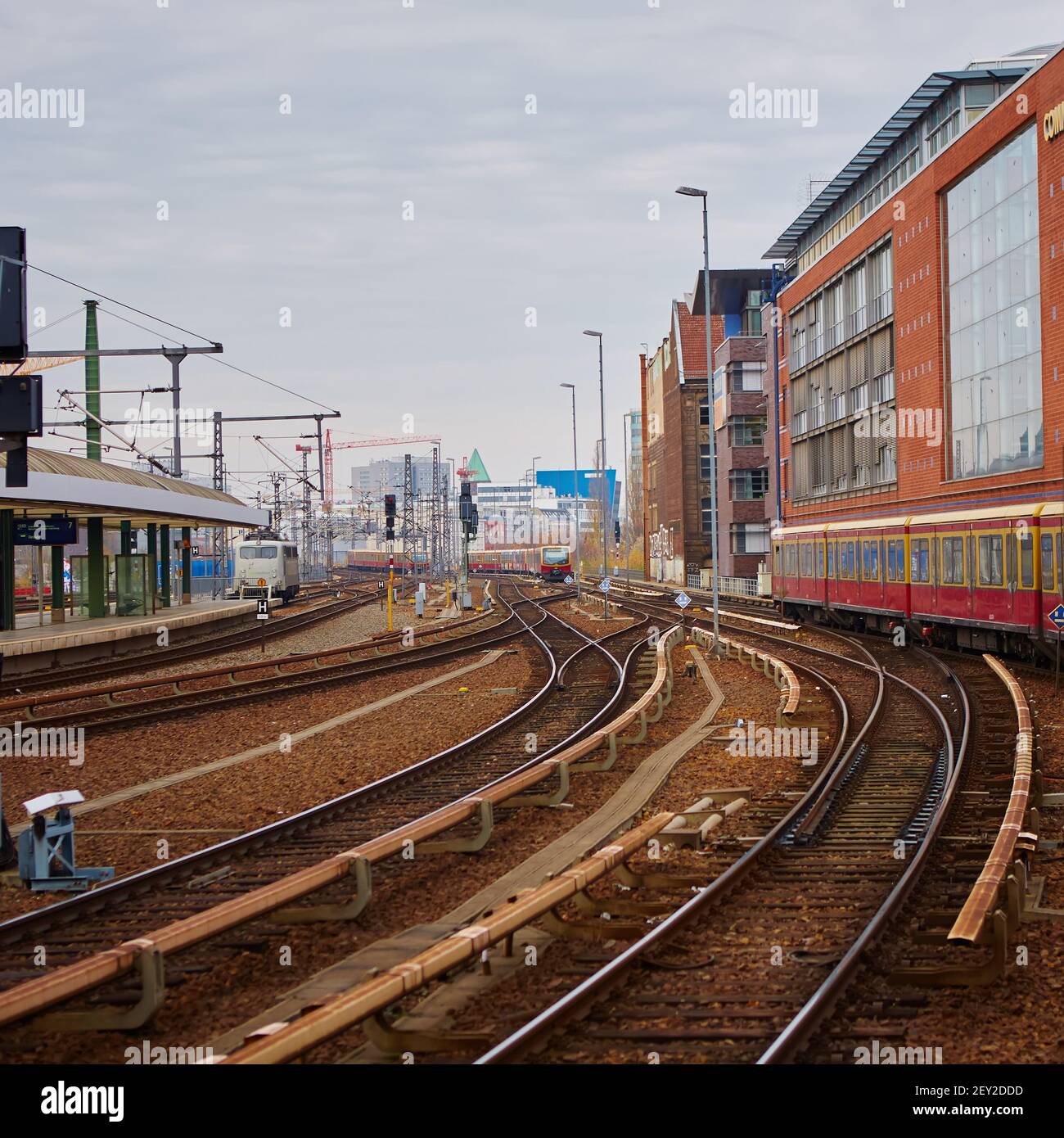 Row of trains hi-res stock photography and images - Alamy