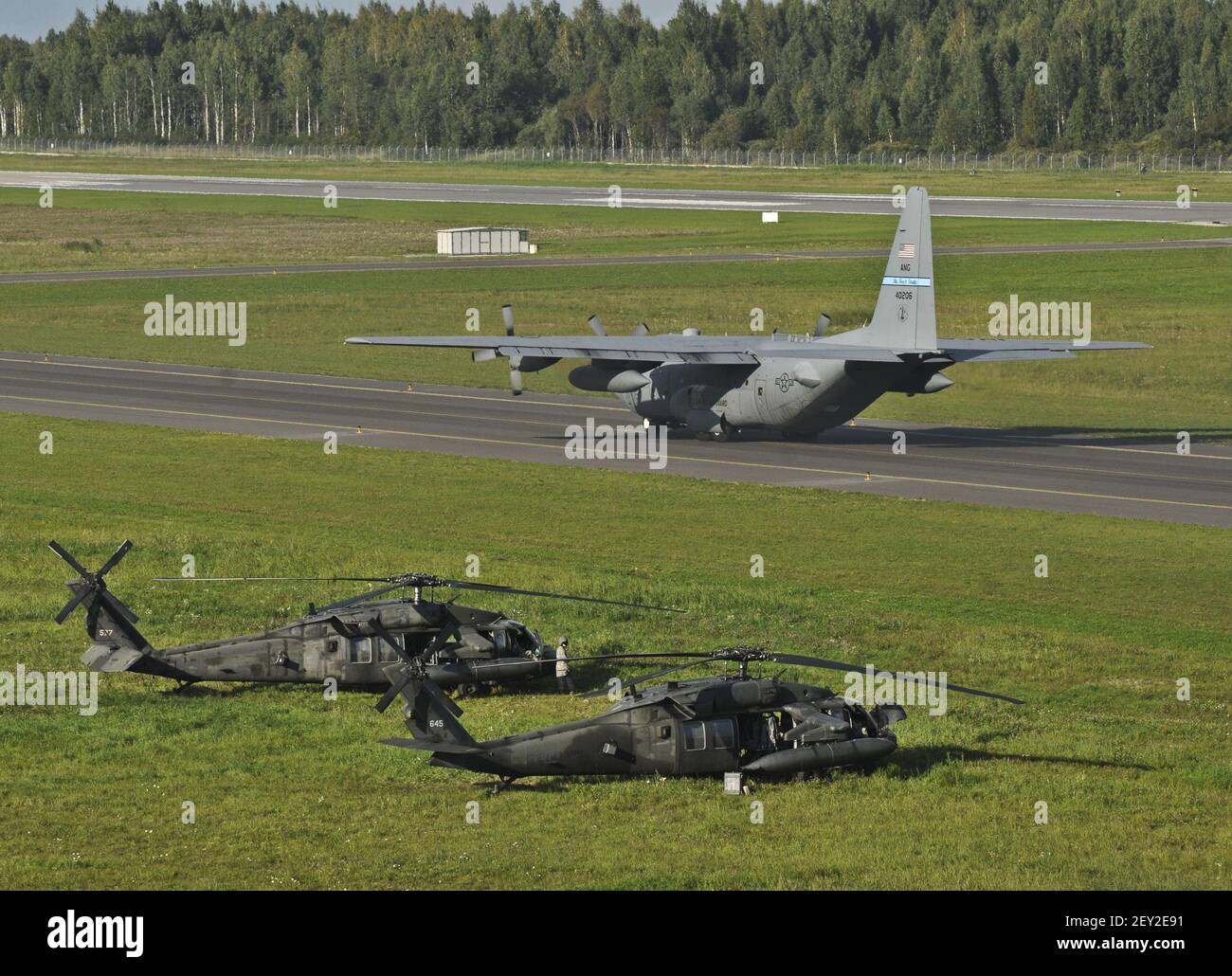 The U.S. Army 12th Combat Aviation Brigade, 173rd Airborne Brigade and ...