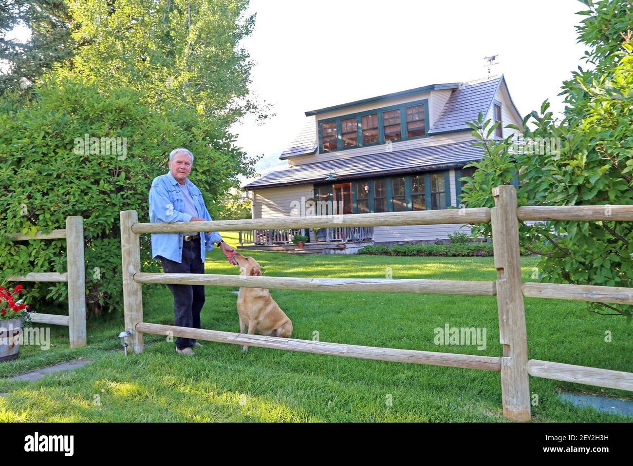 Retired NBC News anchor Tom Brokaw with his Labrador, Red, on Brokaw's ...
