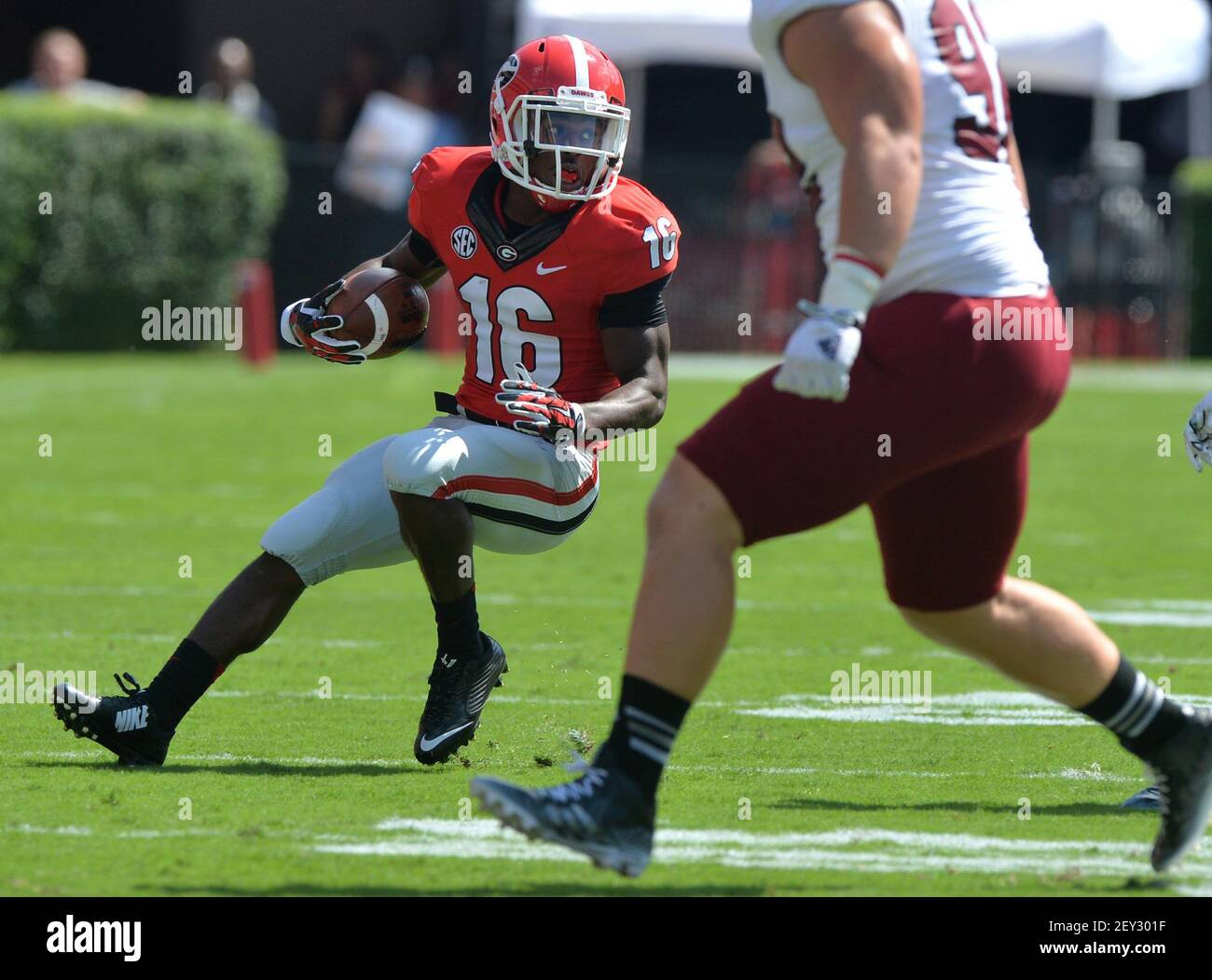Georgia's Isaiah McKenzie (16) returns a second-quarter punt 52 yards ...