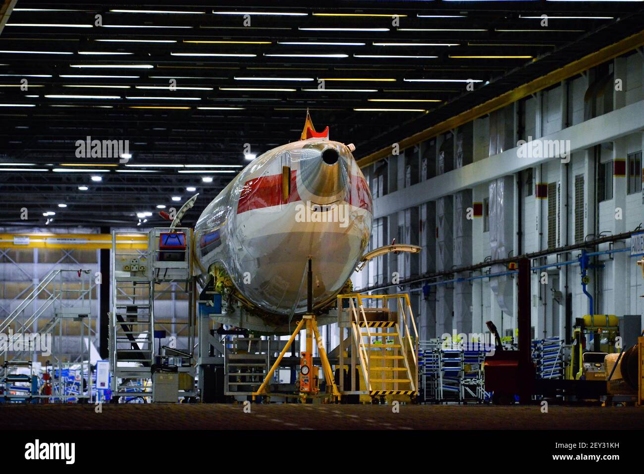 Assembly and production line of a commercial airplane for Anerican ...