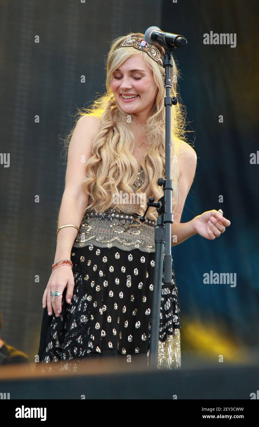 04 October 2014 - Las Vegas, NV - Clare Bowen. Route 91 Harvest Country ...