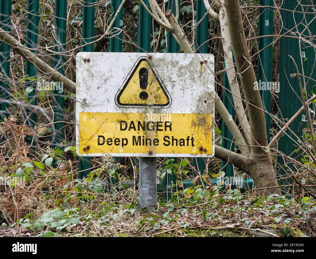 Deep shaft hi-res stock photography and images - Alamy