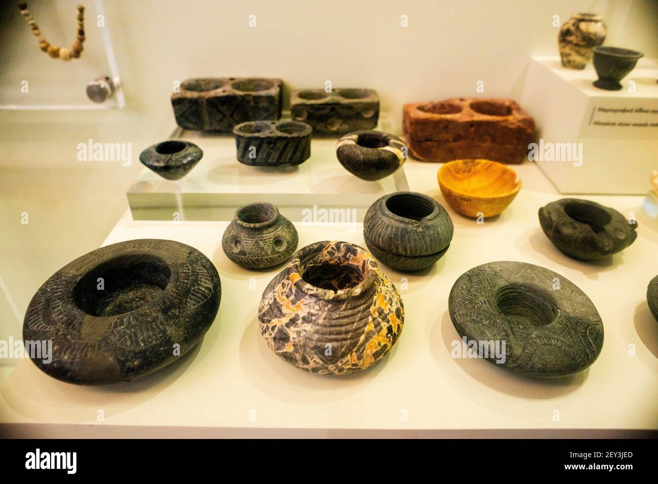 Cretan pottery hi-res stock photography and images - Alamy
