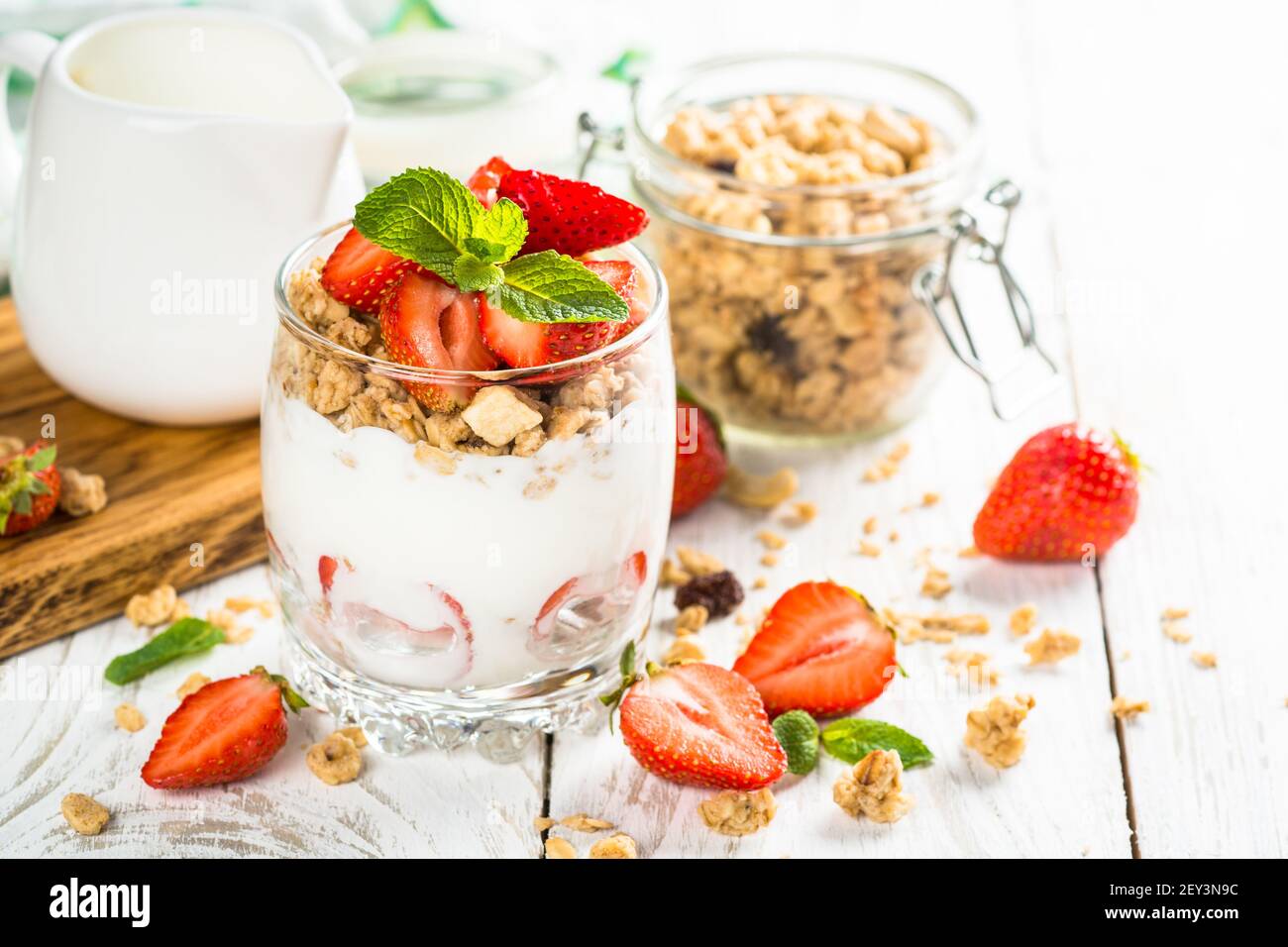 Fruit greek yogurt breakfast hi-res stock photography and images - Alamy