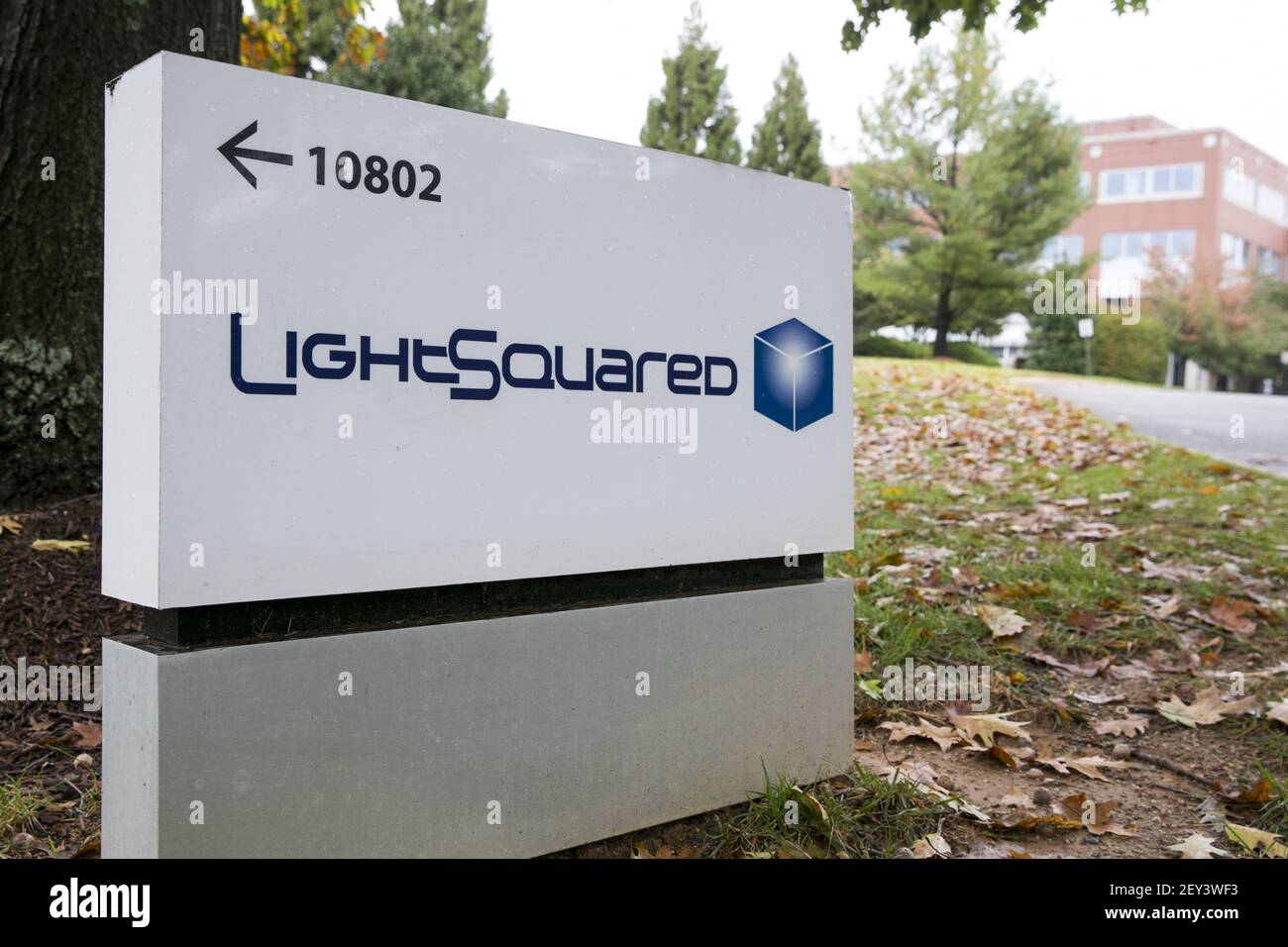 The headquarters of the telecommunications firm LightSquared in Reston ...