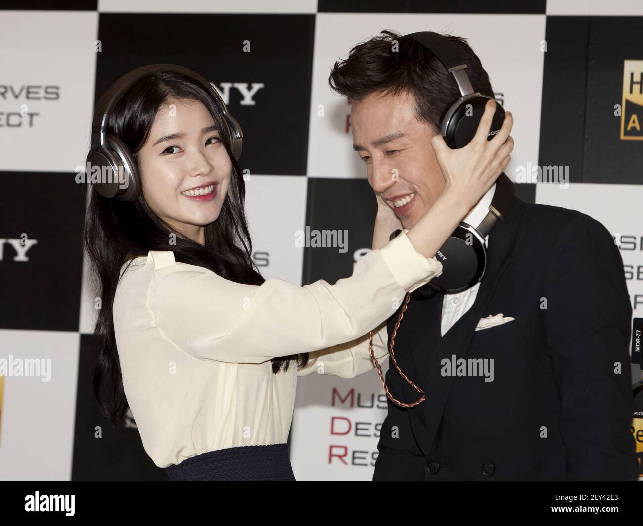 16 October 2014 - Seoul, South Korea : (L to R) South Korean K-Pop ...