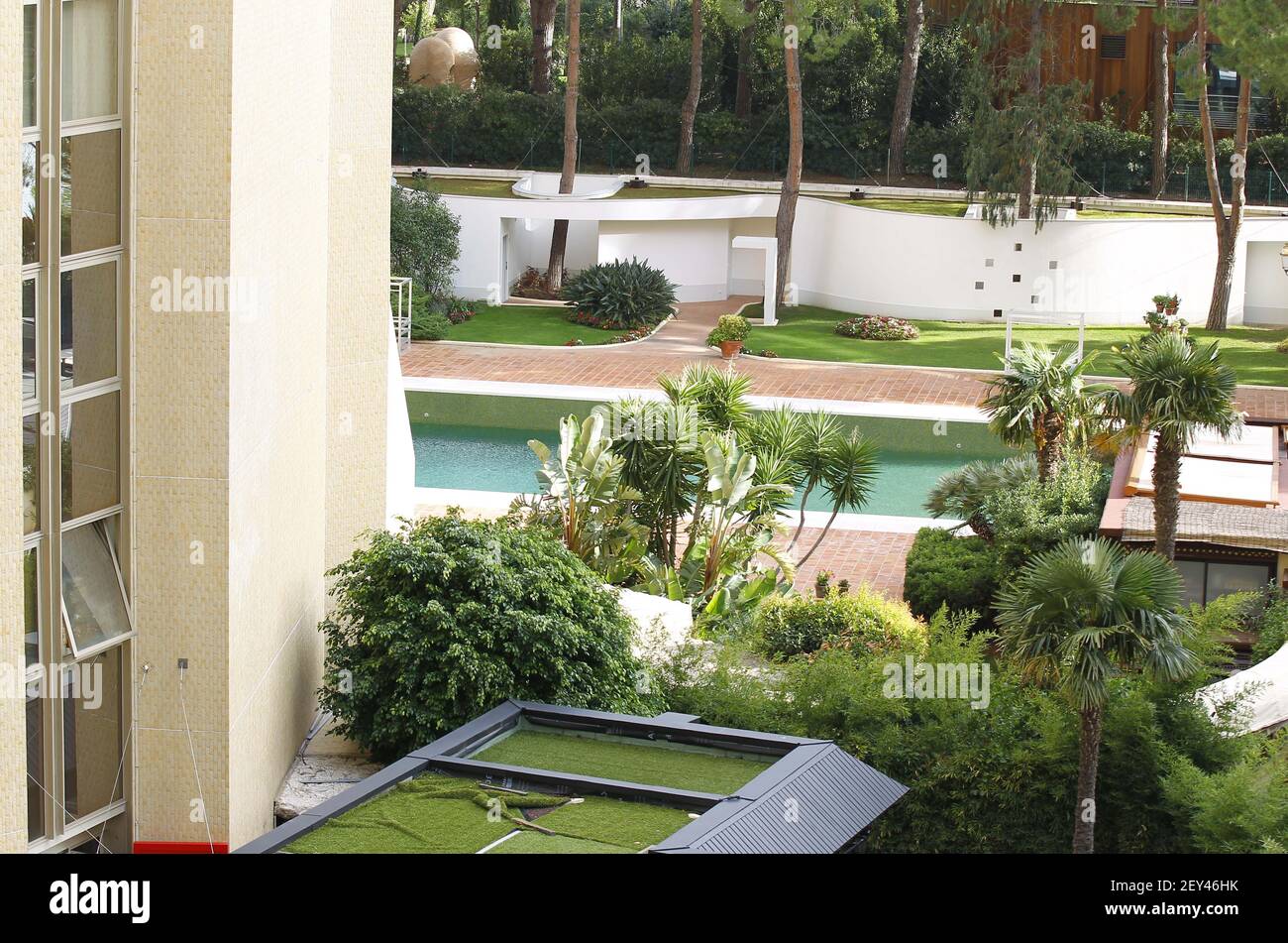 The skyscraper roccabella monaco hi-res stock photography and images ...