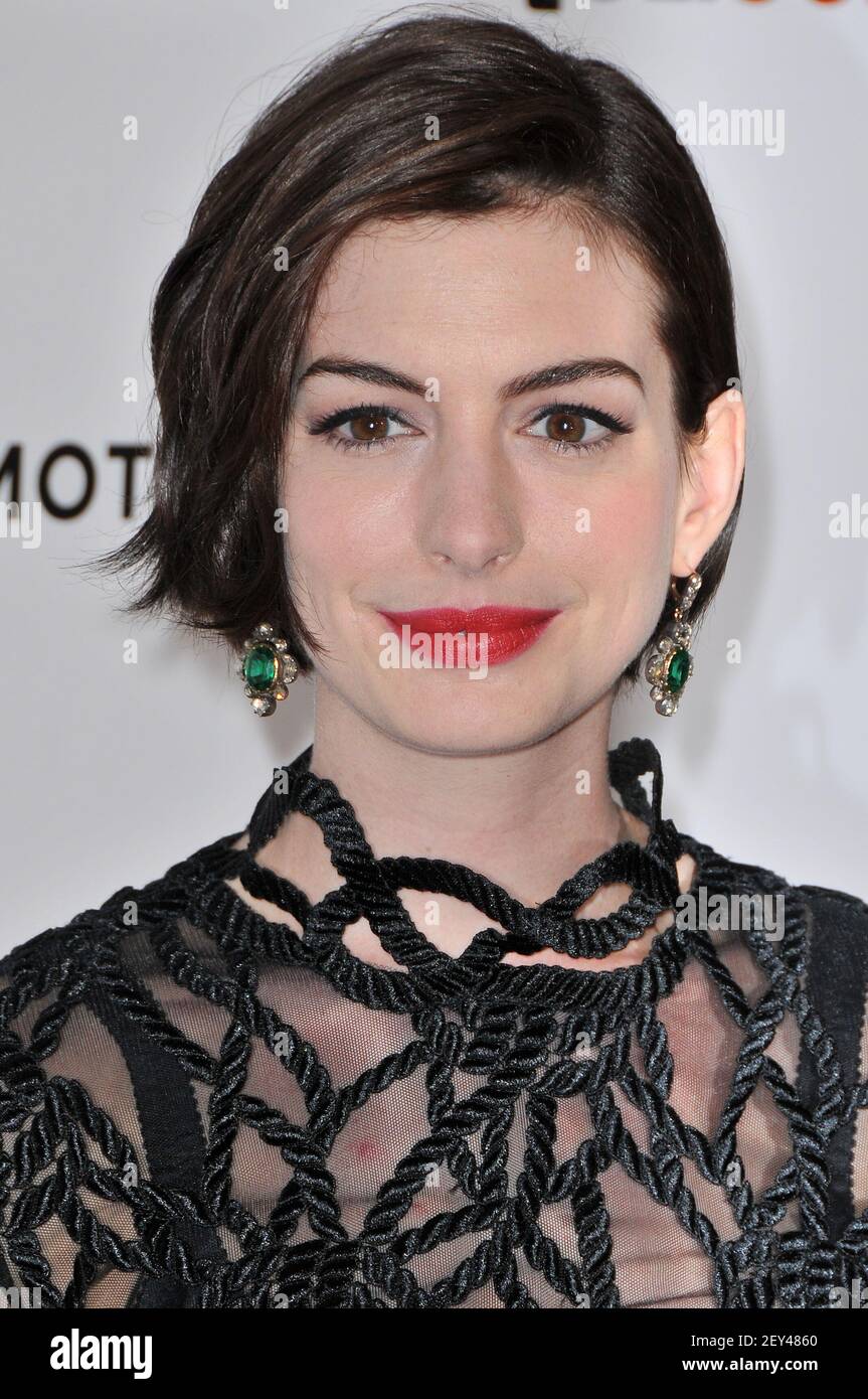 Anne Hathaway at The 28th Annual American Cinematheque Awards held at ...