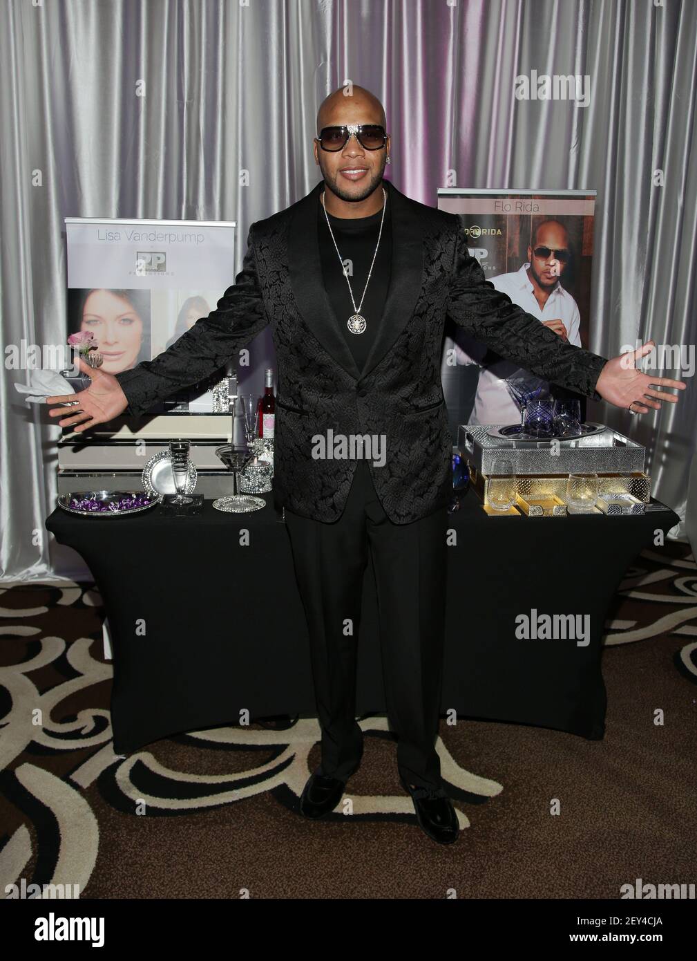 MIAMI BEACH, FL - OCTOBER 25: Flo Rida attends Blacks' Annual Gala at ...