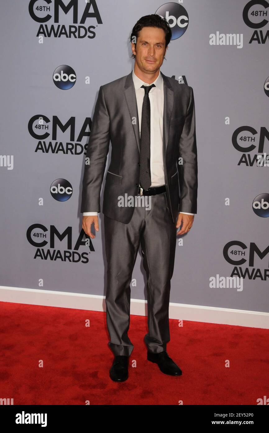 05 November 2013 - Nashville, Tennessee - Oliver Hudson. 47th CMA ...
