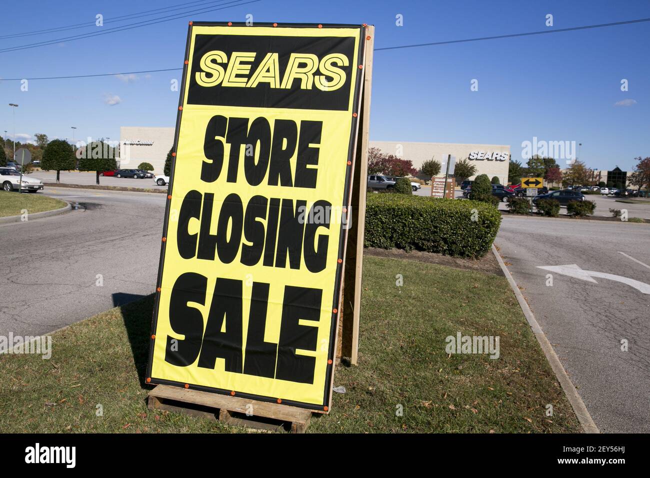 A Sears retail store with a "Store Closing Sale" banner in Chesapeake ...